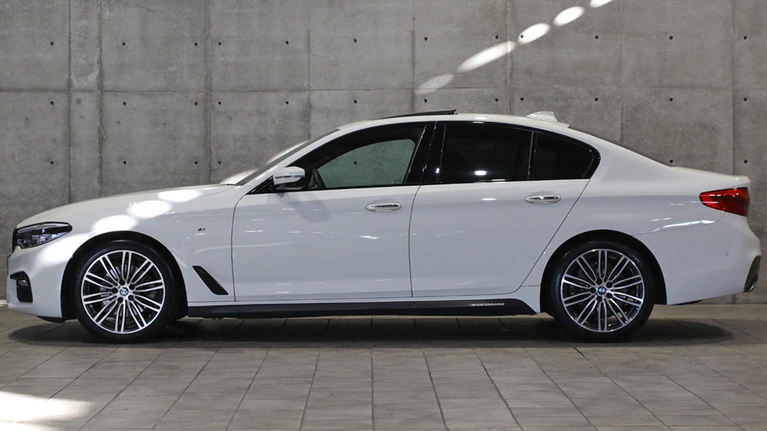 BMW 5シリーズ（G30）の魅力を解説。その人気の理由とは？ | トップランク・マガジン｜納得が導く、最高の選択を